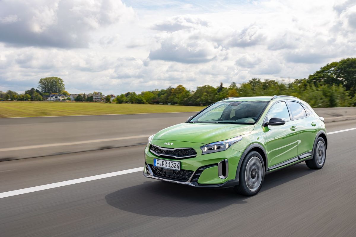 Kia XCeed SUV – Petrol, starting at 23100 £ | DriveDuel UK