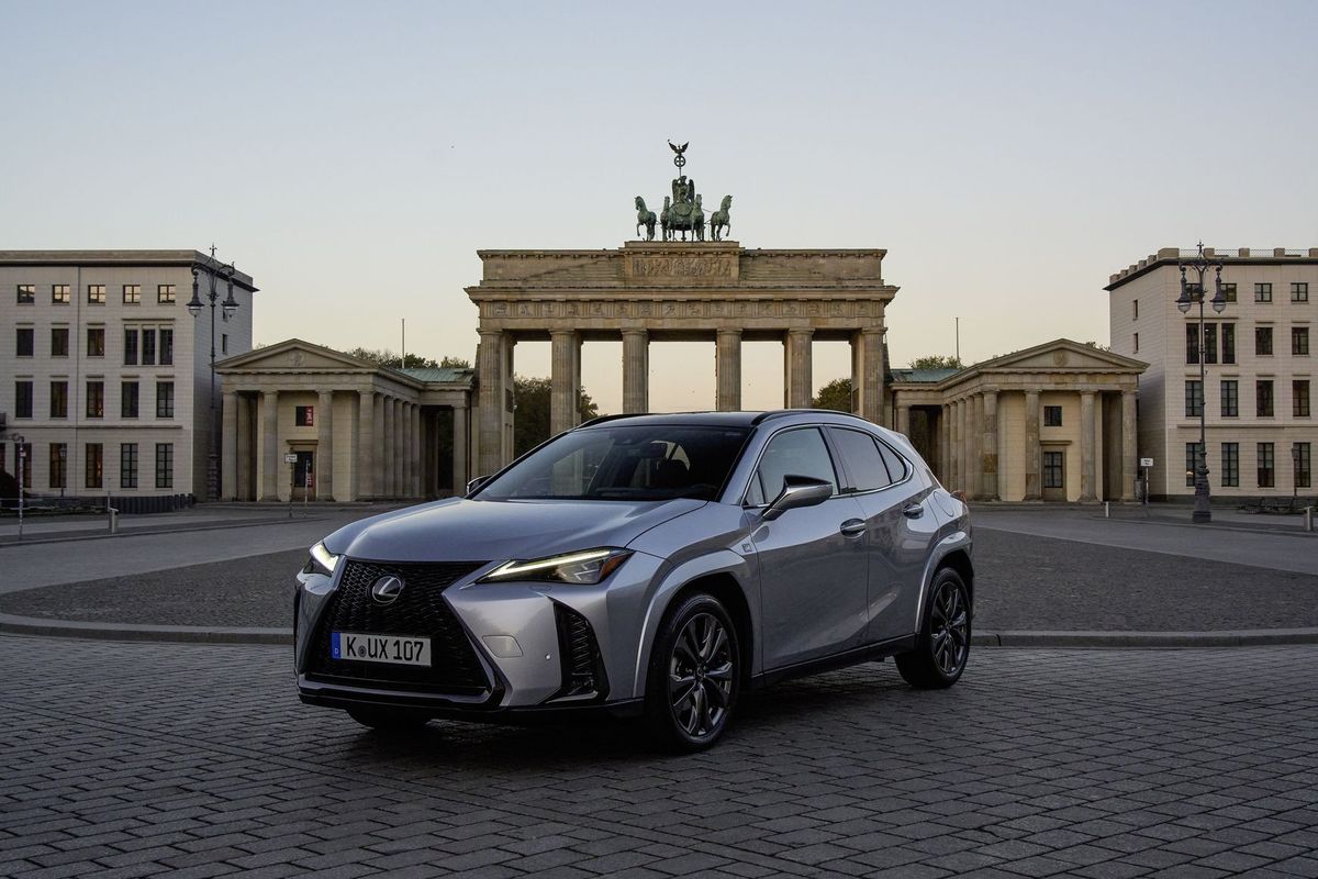 Lexus UX SUV – Full Hybrid, starting at 37900 £ | DriveDuel UK